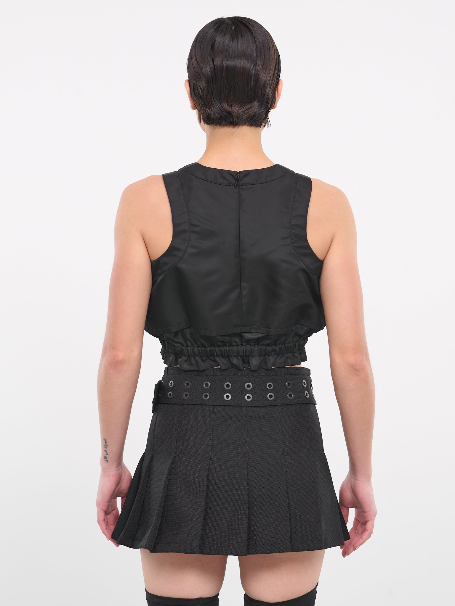 Nylon Twill Cropped Tank (24-07088-001-BLACK) Nylon Twill Cropped Tank (24-07088-001-BLACK)