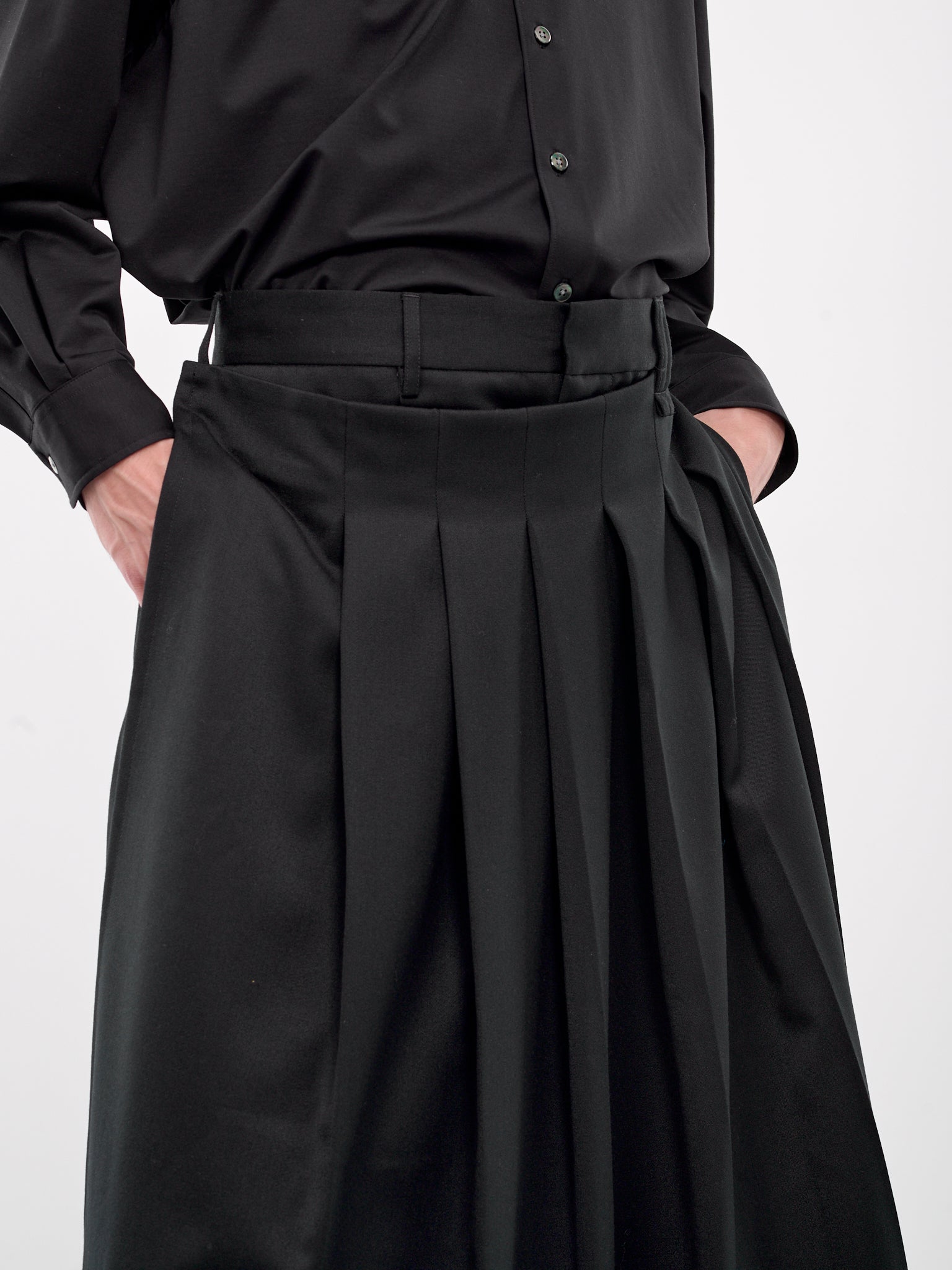 Pleated Apron Overlay Trousers (4124-0458-BLACK) Pleated Apron Overlay Trousers (4124-0458-BLACK)